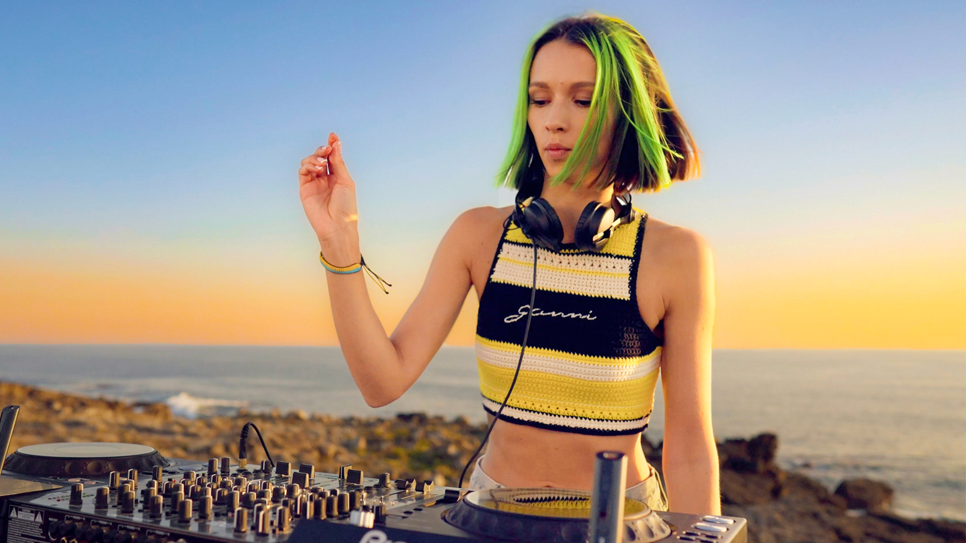 Miss Monique | rosarioencartel.com